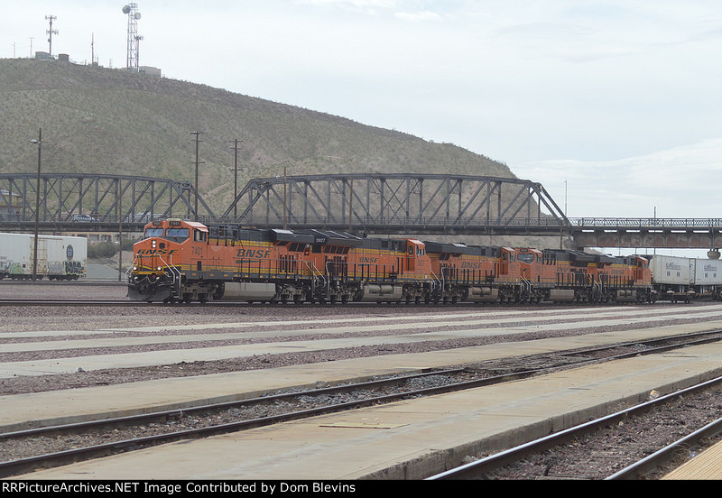 BNSF 7401
